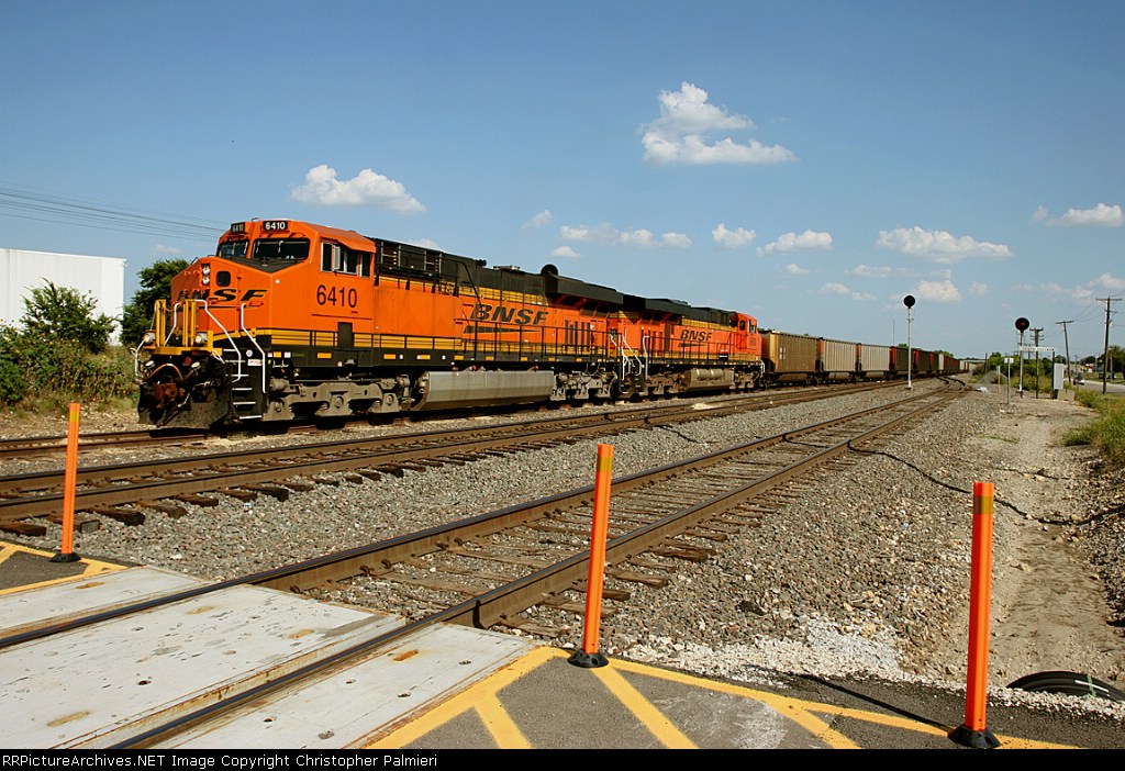 BNSF 6410 and BNSF 5900